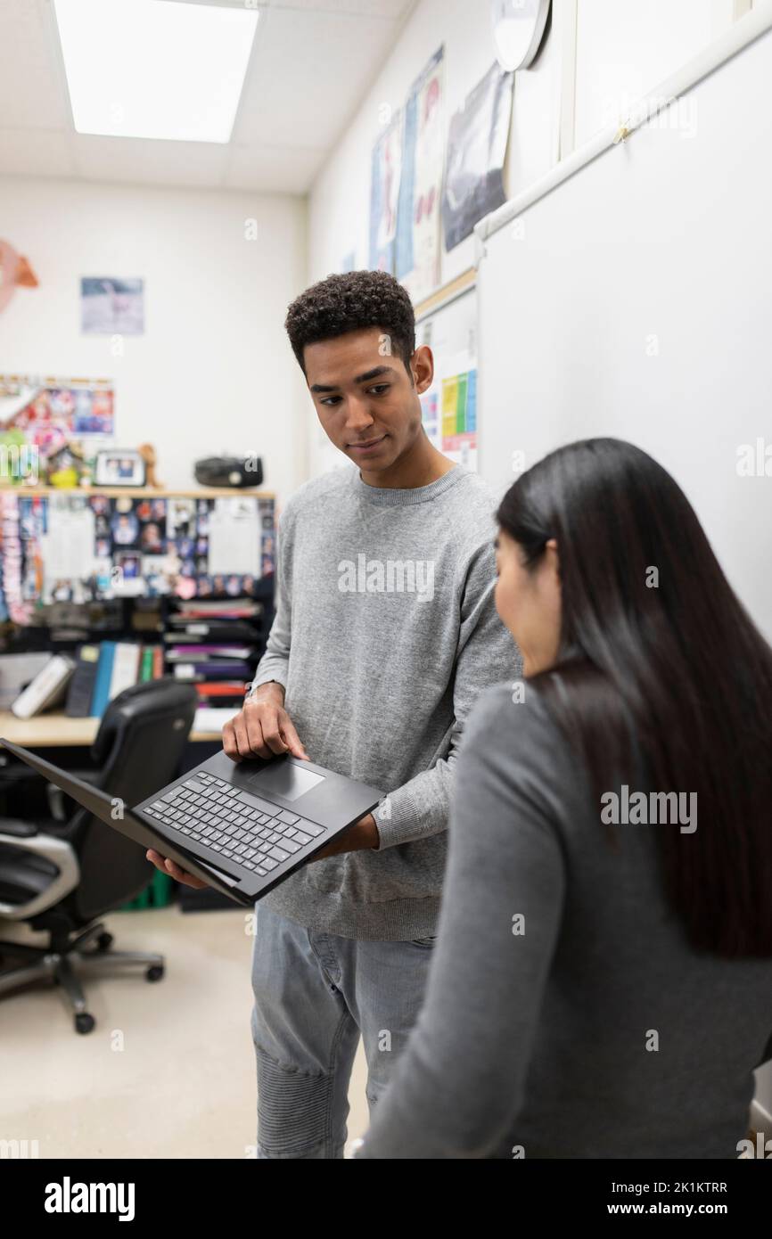 Black high school teacher classroom hi-res stock photography and images ...