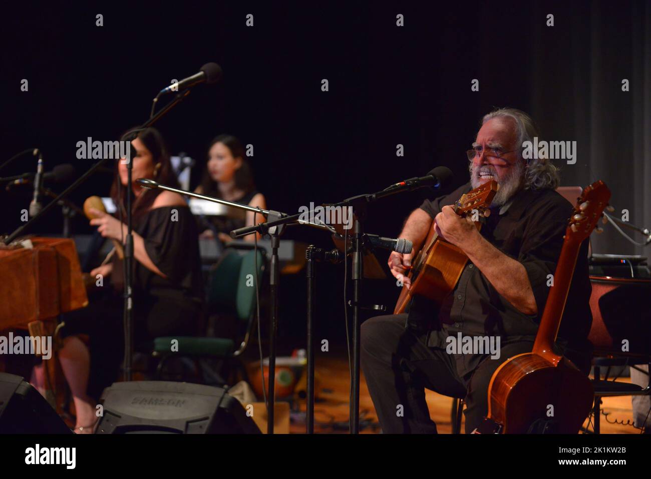 Pedro Luis Ferrer performs live on stage during “Como me gusta hablar ...