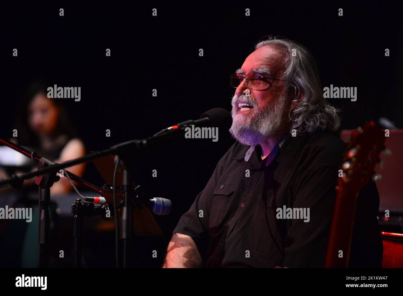 Pedro Luis Ferrer performs live on stage during “Como me gusta hablar ...