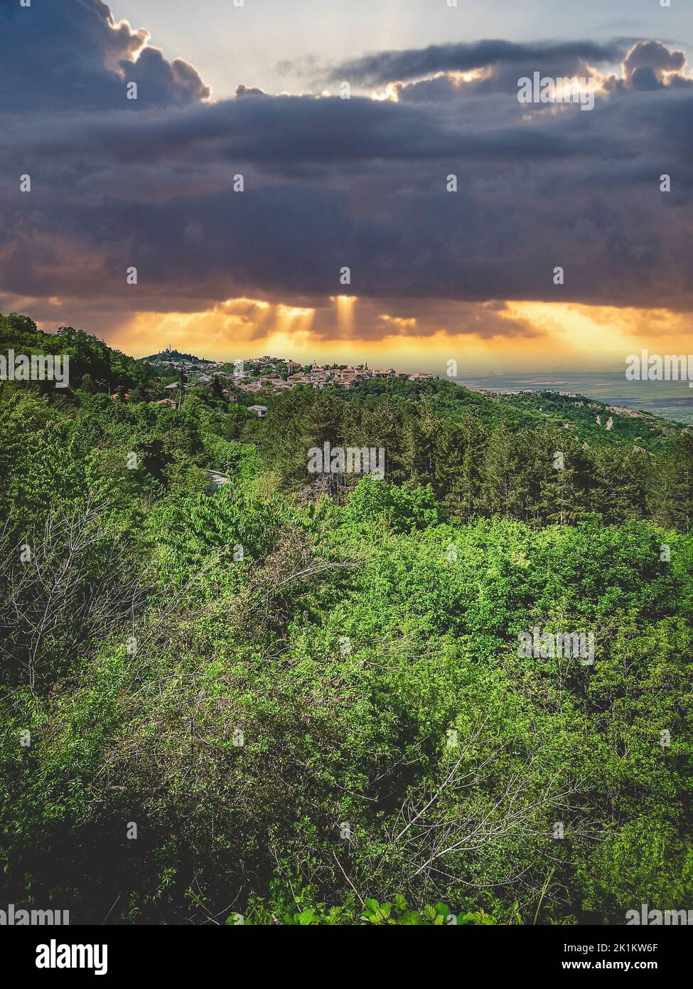 City seen from afar sunset hi-res stock photography and images - Alamy