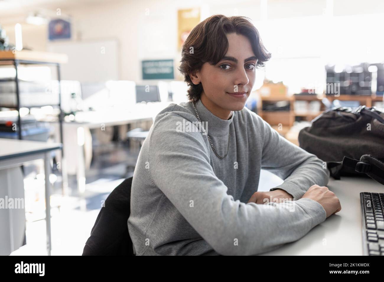 Teen boy student 15 hi-res stock photography and images - Alamy