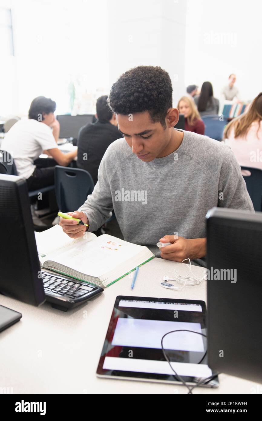 Highlight textbook hi-res stock photography and images - Alamy
