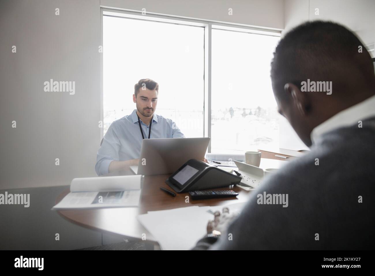 Two men meeting room hi-res stock photography and images - Alamy