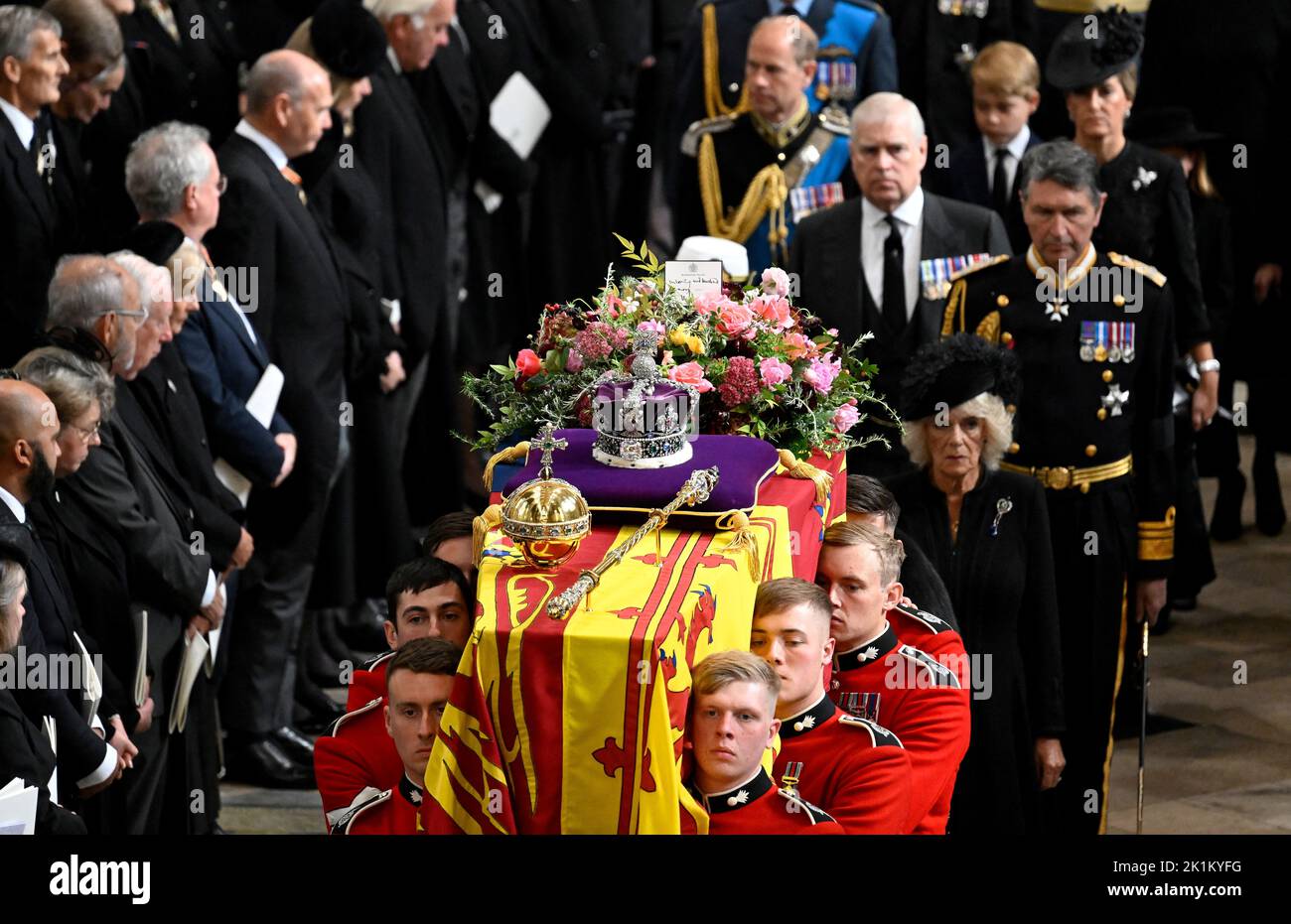 Queen mary funeral 1952 hi-res stock photography and images - Alamy