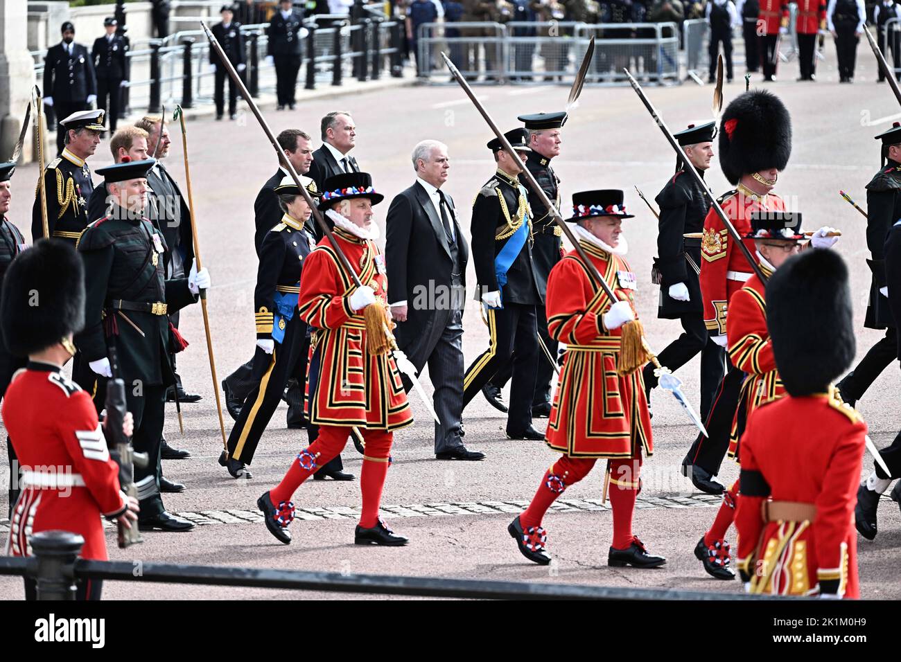 London, UK. 19th Sep, 2022. Prince Andrew and Prince Edward arriving at ...
