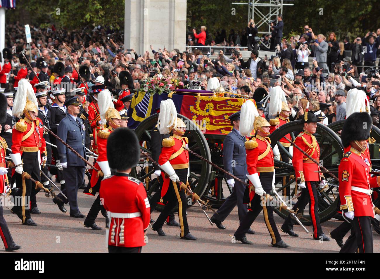 Queen victoria funeral gun carriage hi-res stock photography and images ...