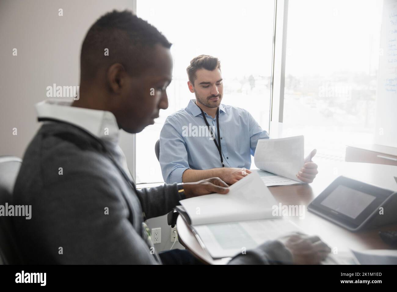Two men meeting room hi-res stock photography and images - Alamy