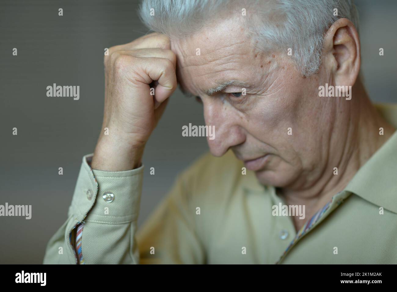 Elderly blind old man hi-res stock photography and images - Alamy