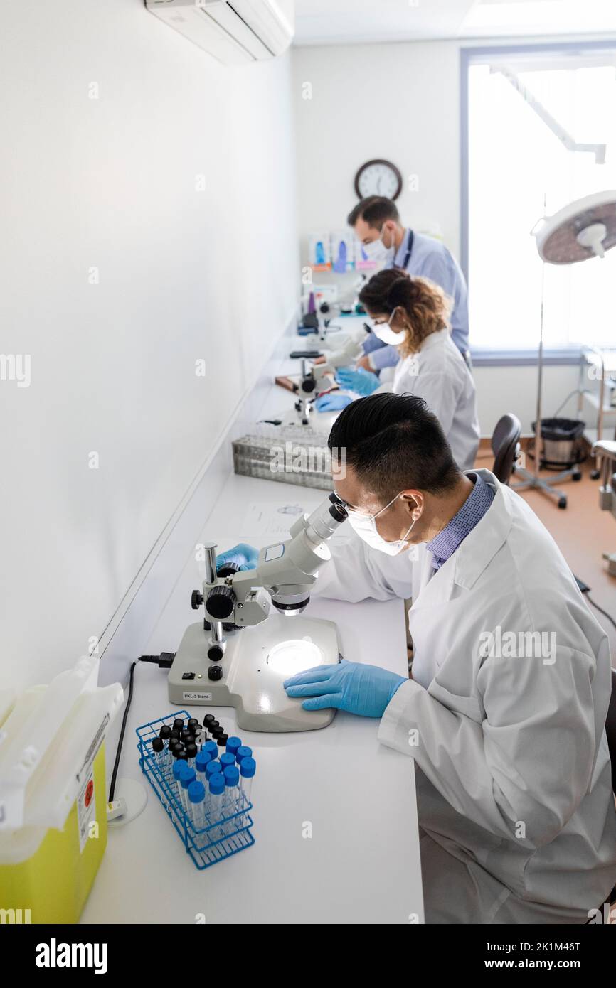 Asian scientists hi-res stock photography and images - Alamy