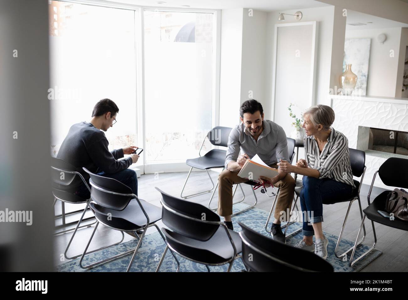 Patient hospital chart hi-res stock photography and images - Alamy