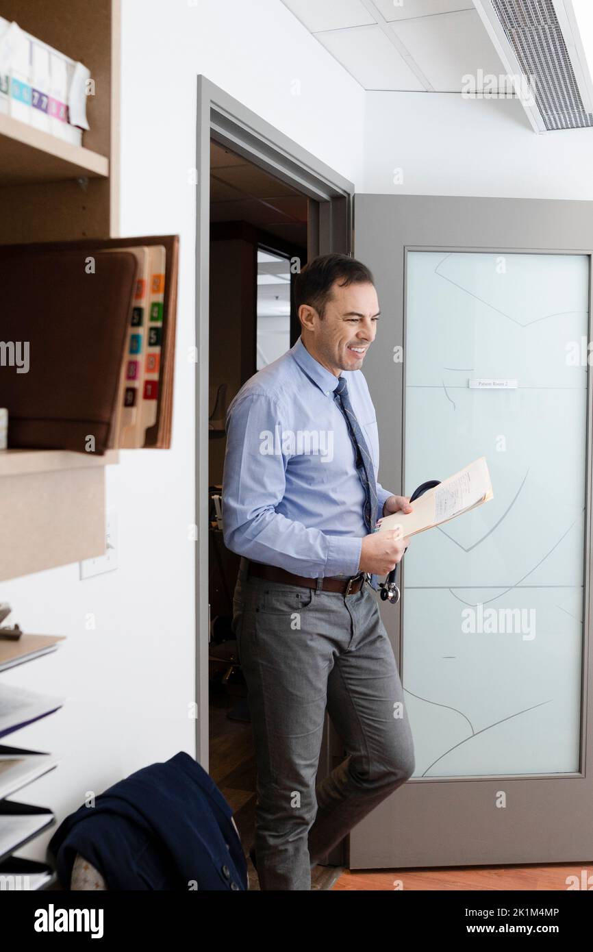 Entering room hi-res stock photography and images - Alamy