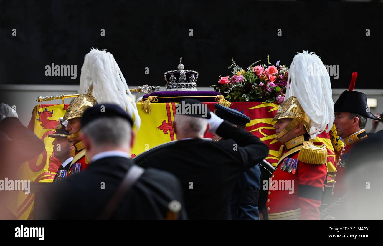 Queen funeral coffin crown hi-res stock photography and images - Alamy