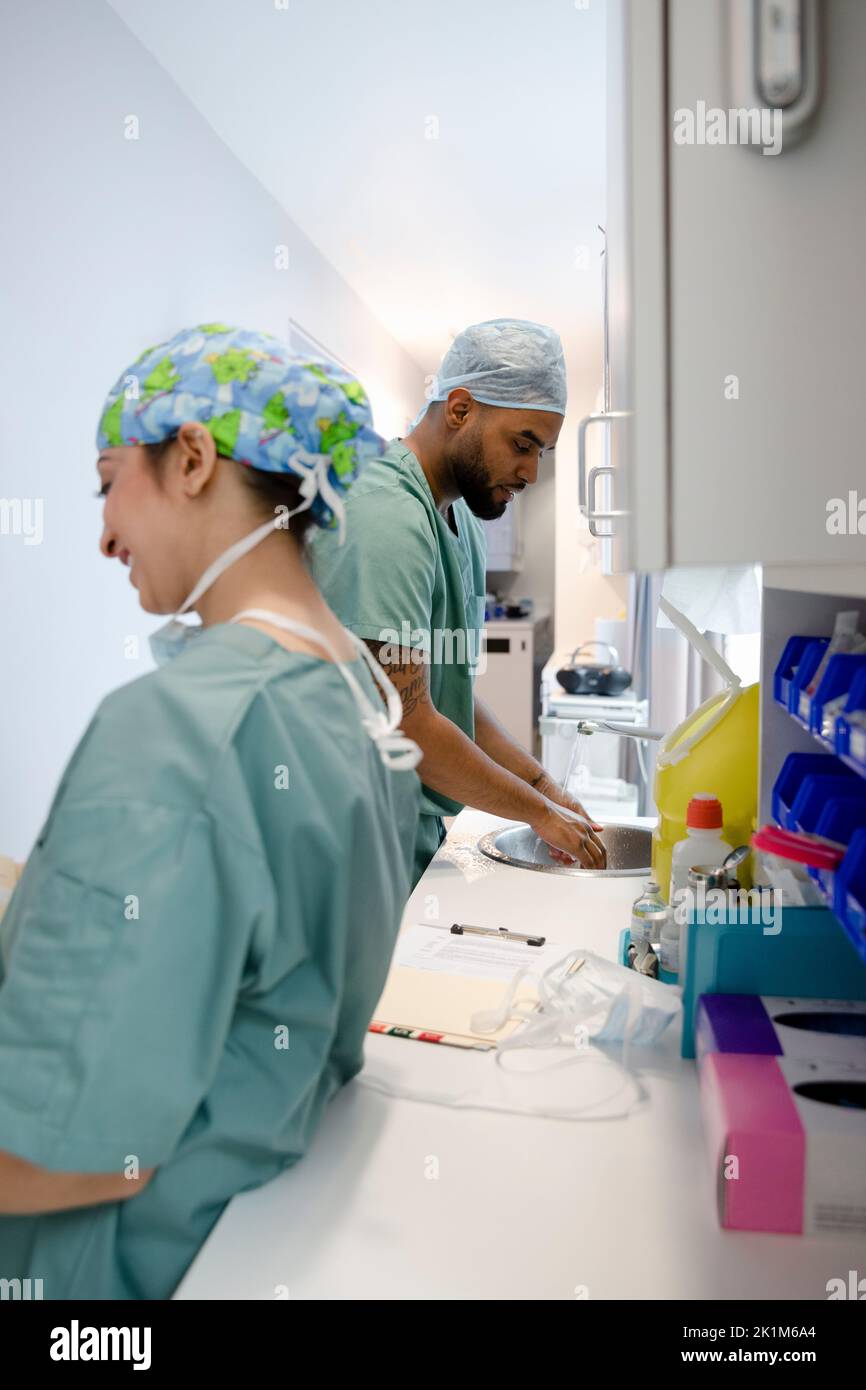 Surgical sink hi-res stock photography and images - Alamy