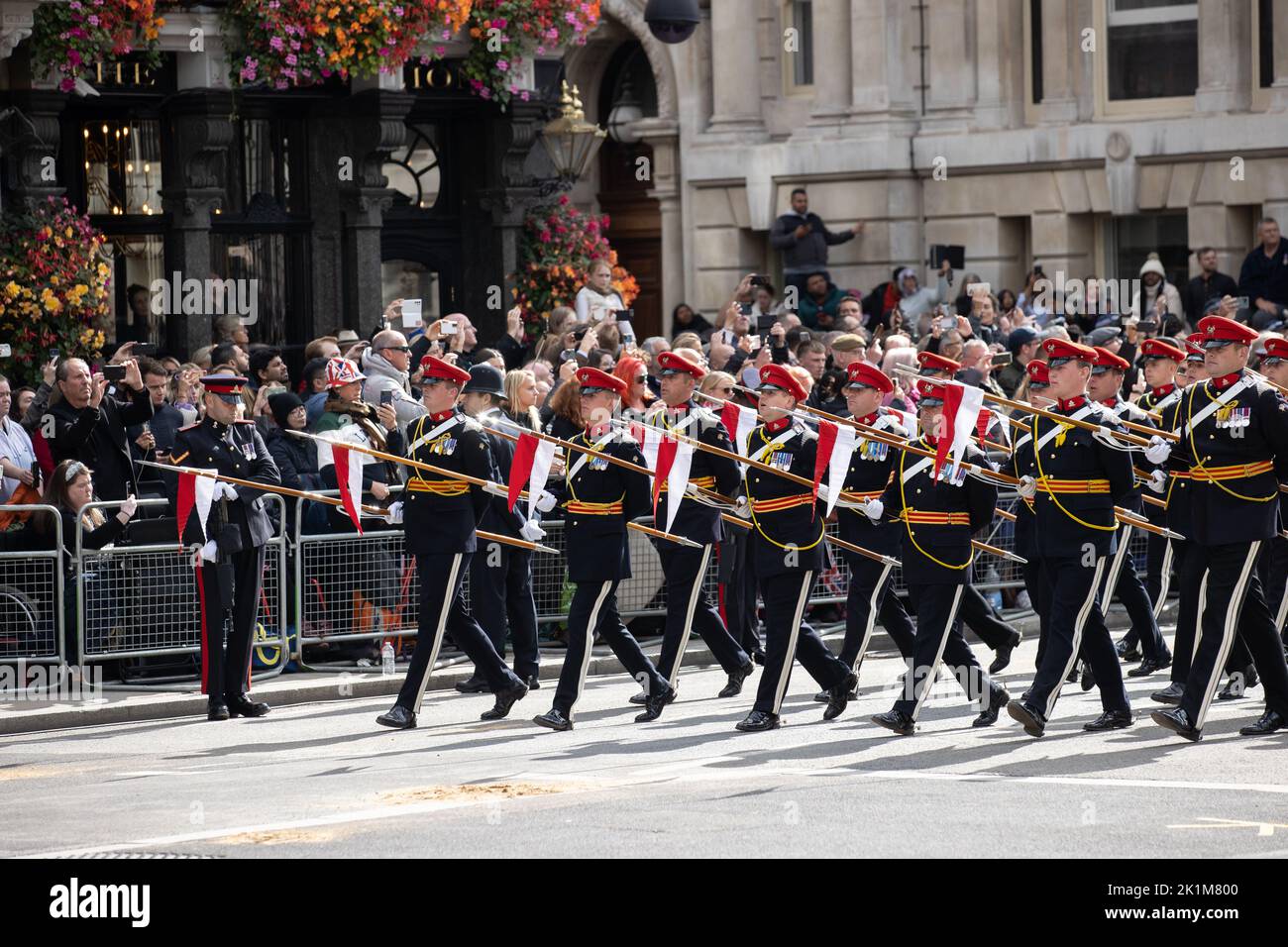 Queen elizabeth funeral procession hi-res stock photography and images ...
