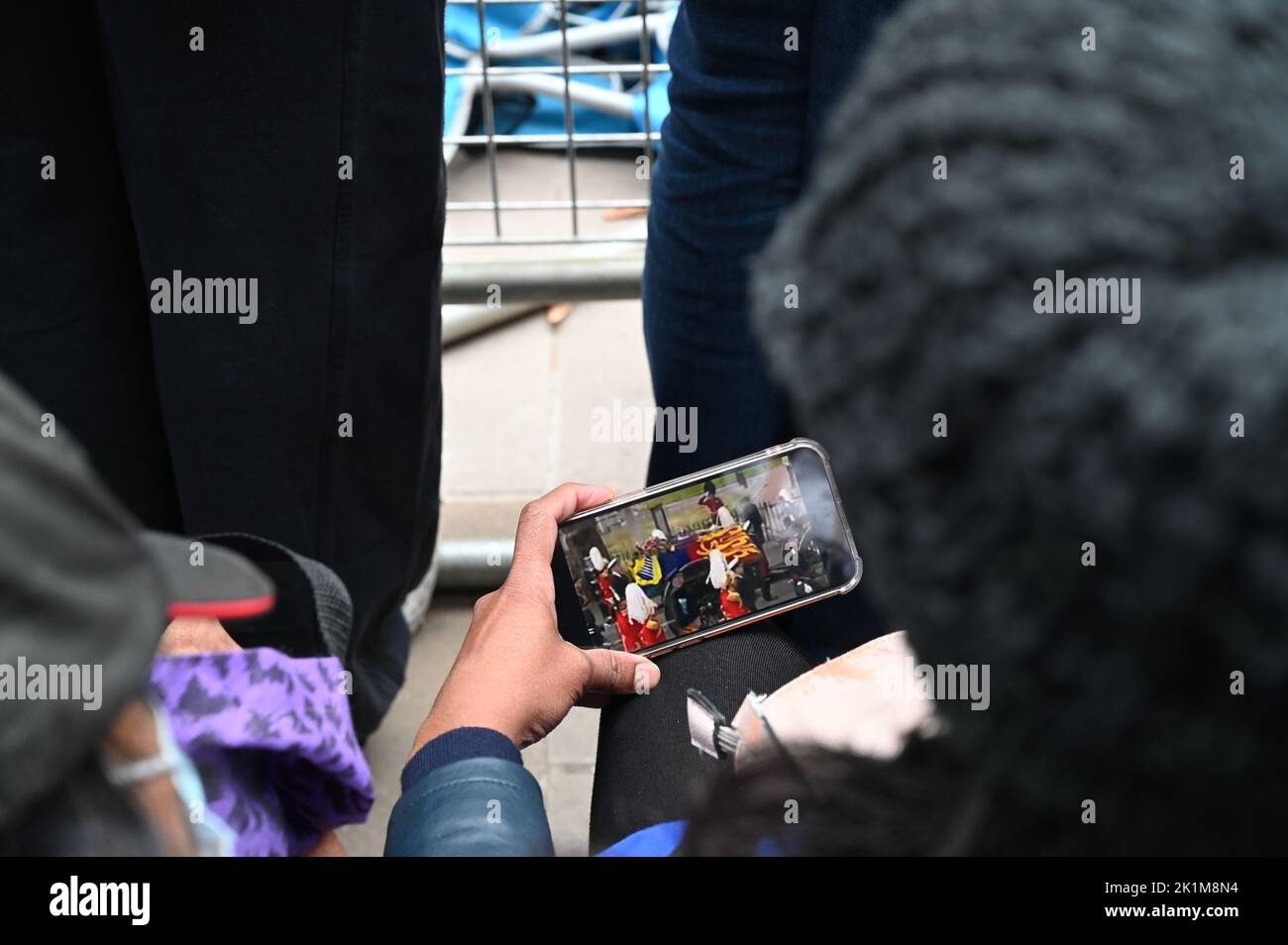 Queen funeral livestream hi-res stock photography and images - Alamy