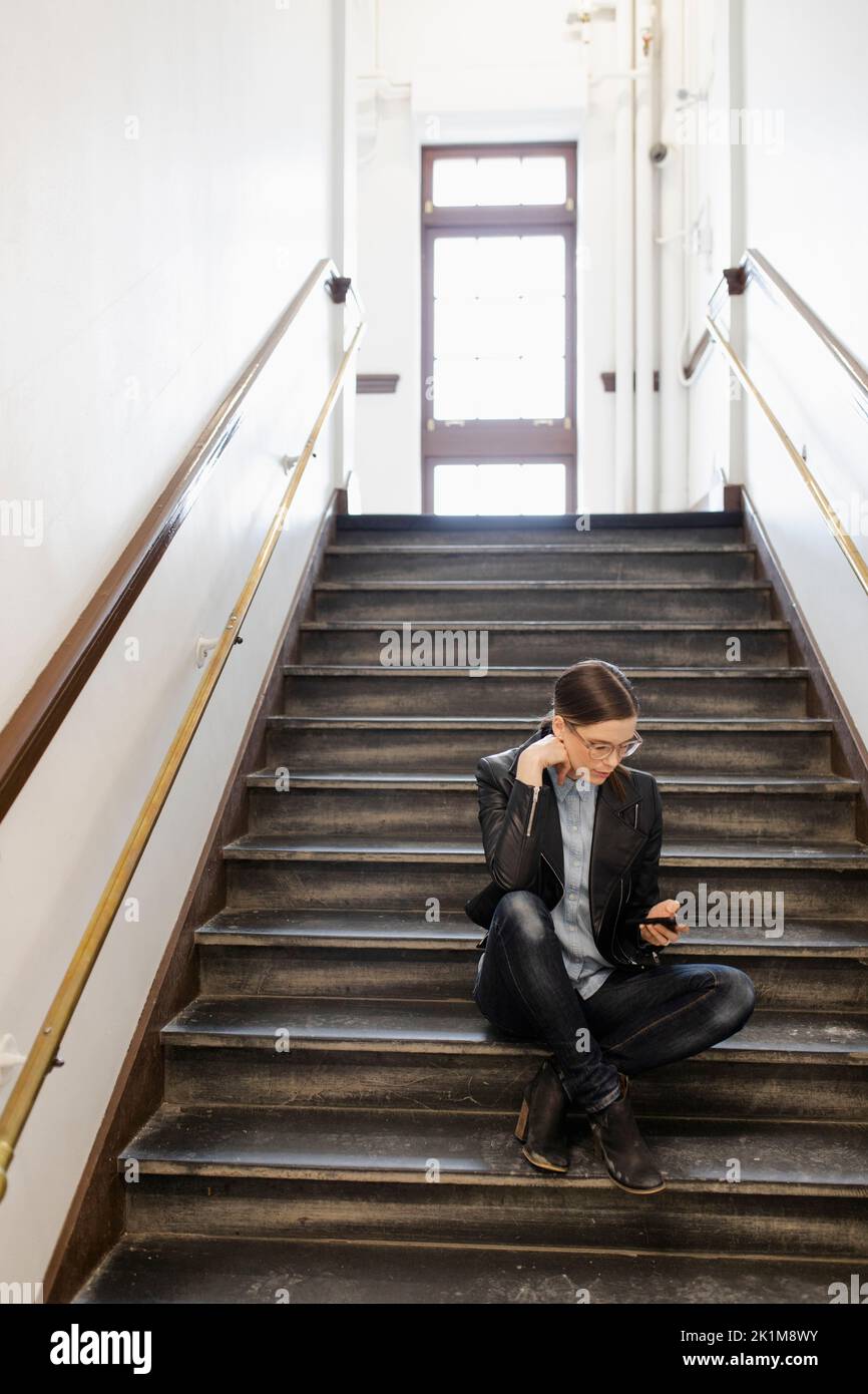 Sit on the phone hi-res stock photography and images - Alamy