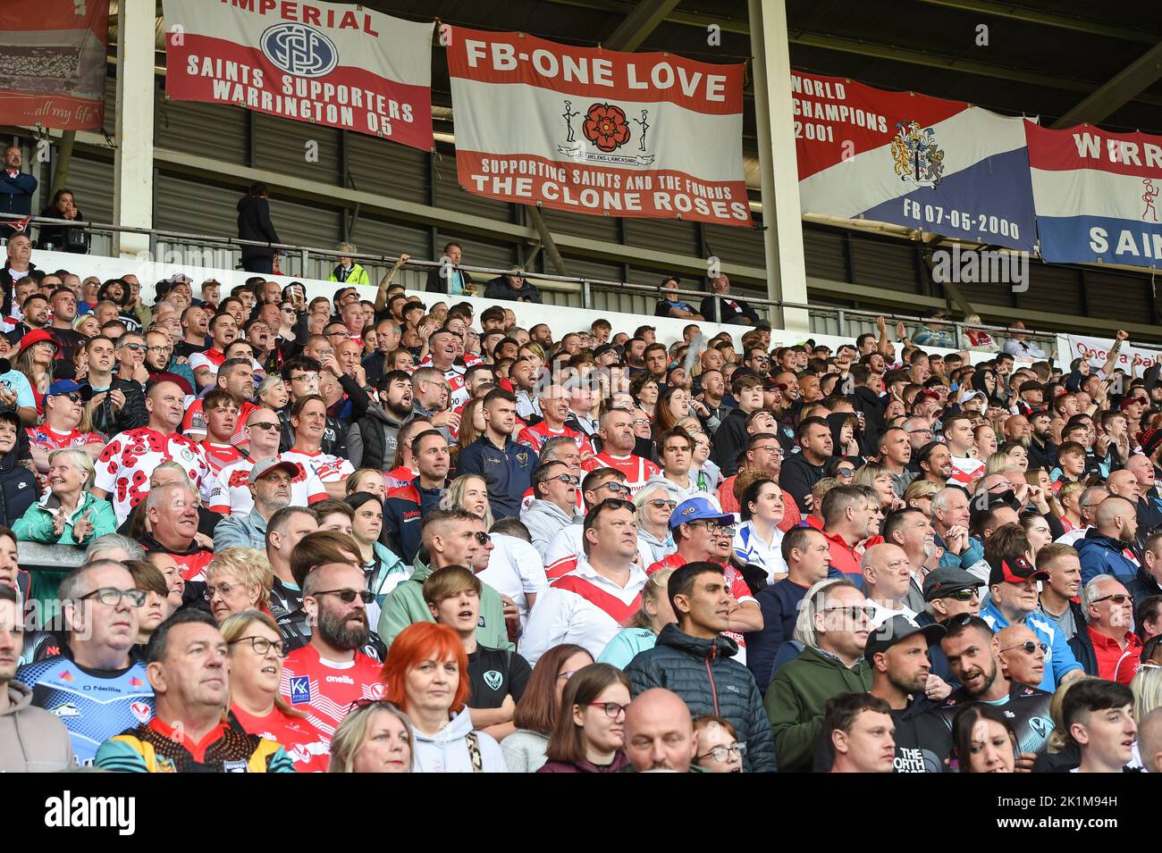 St. Helens, England -17th September 2022 - St. Helens fans. Rugby ... St. Helens, England -17th September 2022 - St. Helens fans. Rugby ...