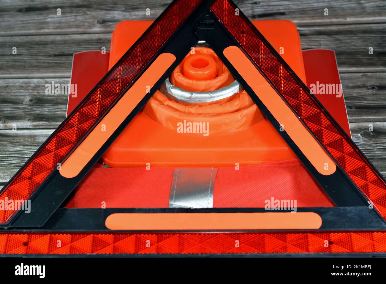 Car safety measures of warning foldaway reflective road hazard warning ...