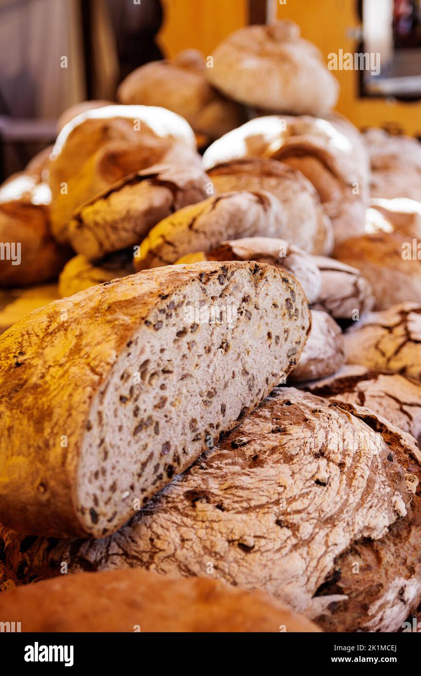 Sliced loaf on counter hi-res stock photography and images - Alamy