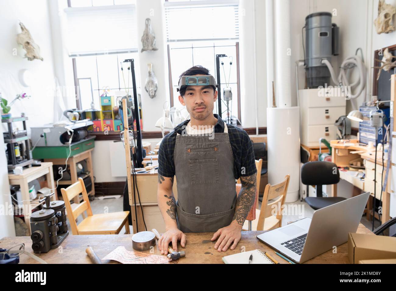 Man welding hi-res stock photography and images - Alamy