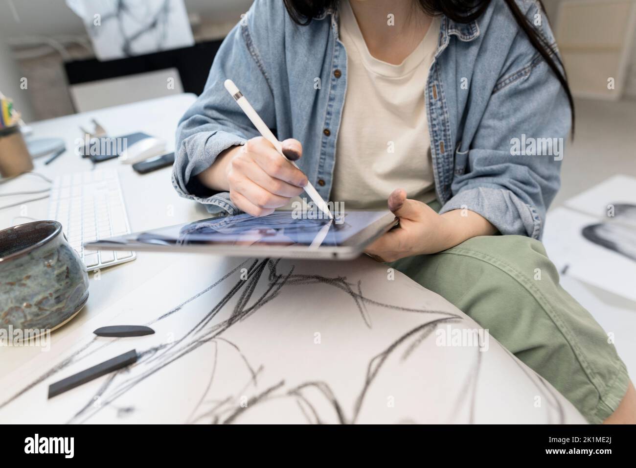 Draw artist hi-res stock photography and images - Alamy