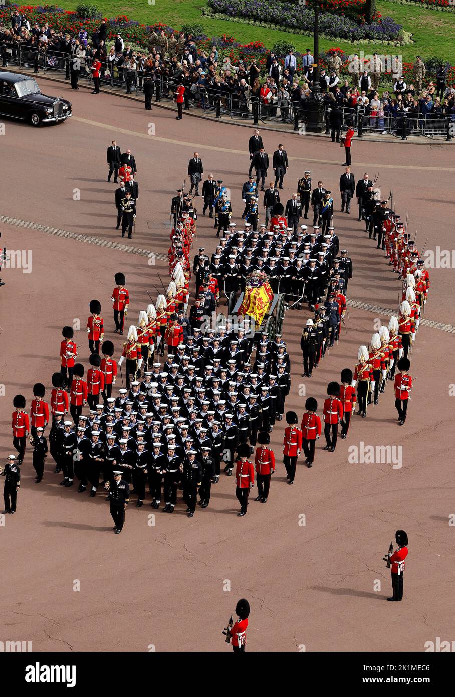 Queen victoria funeral gun carriage hi-res stock photography and images ...
