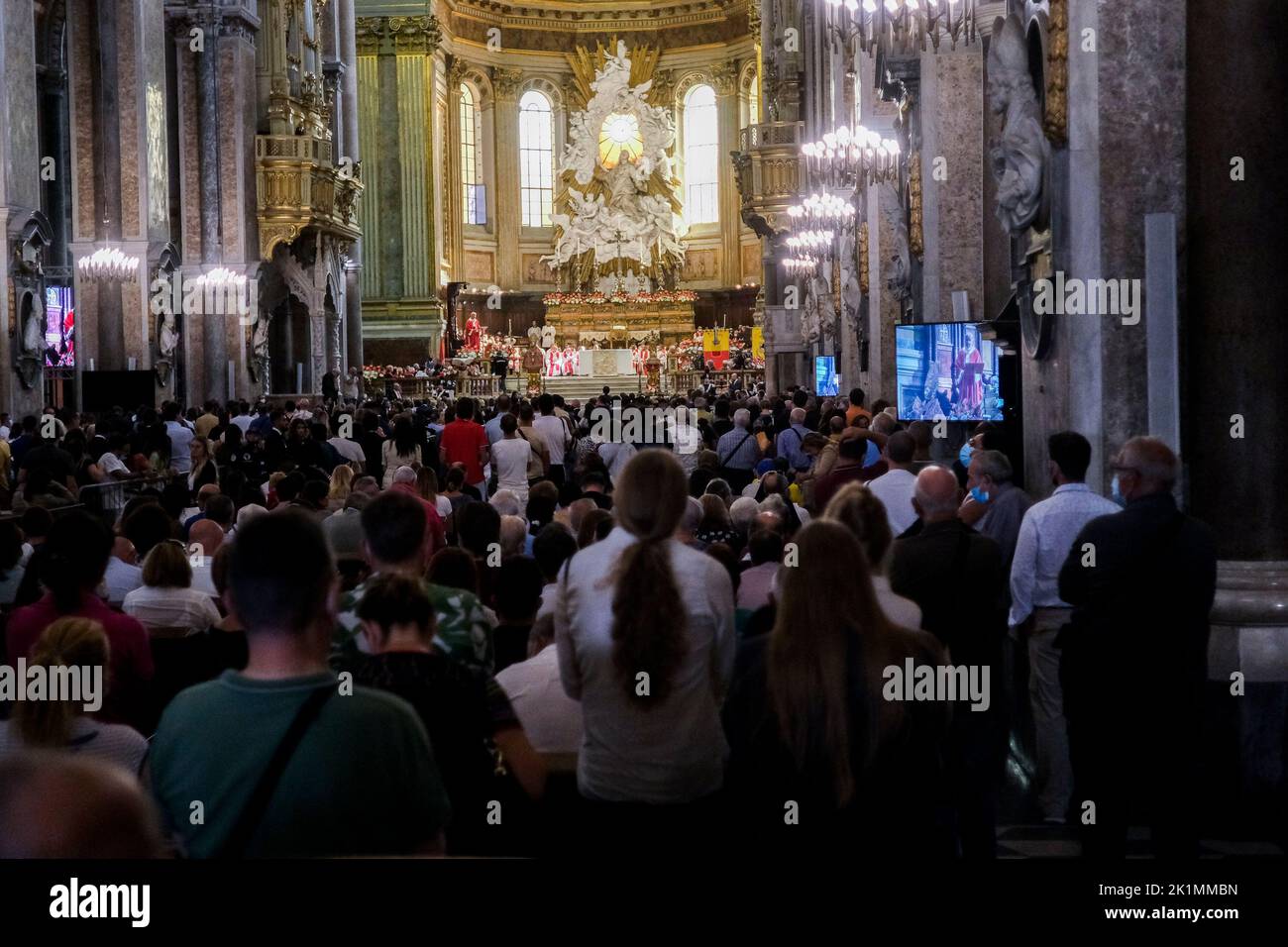 The faithful in the cathedral during his homily on the miracle of St ...