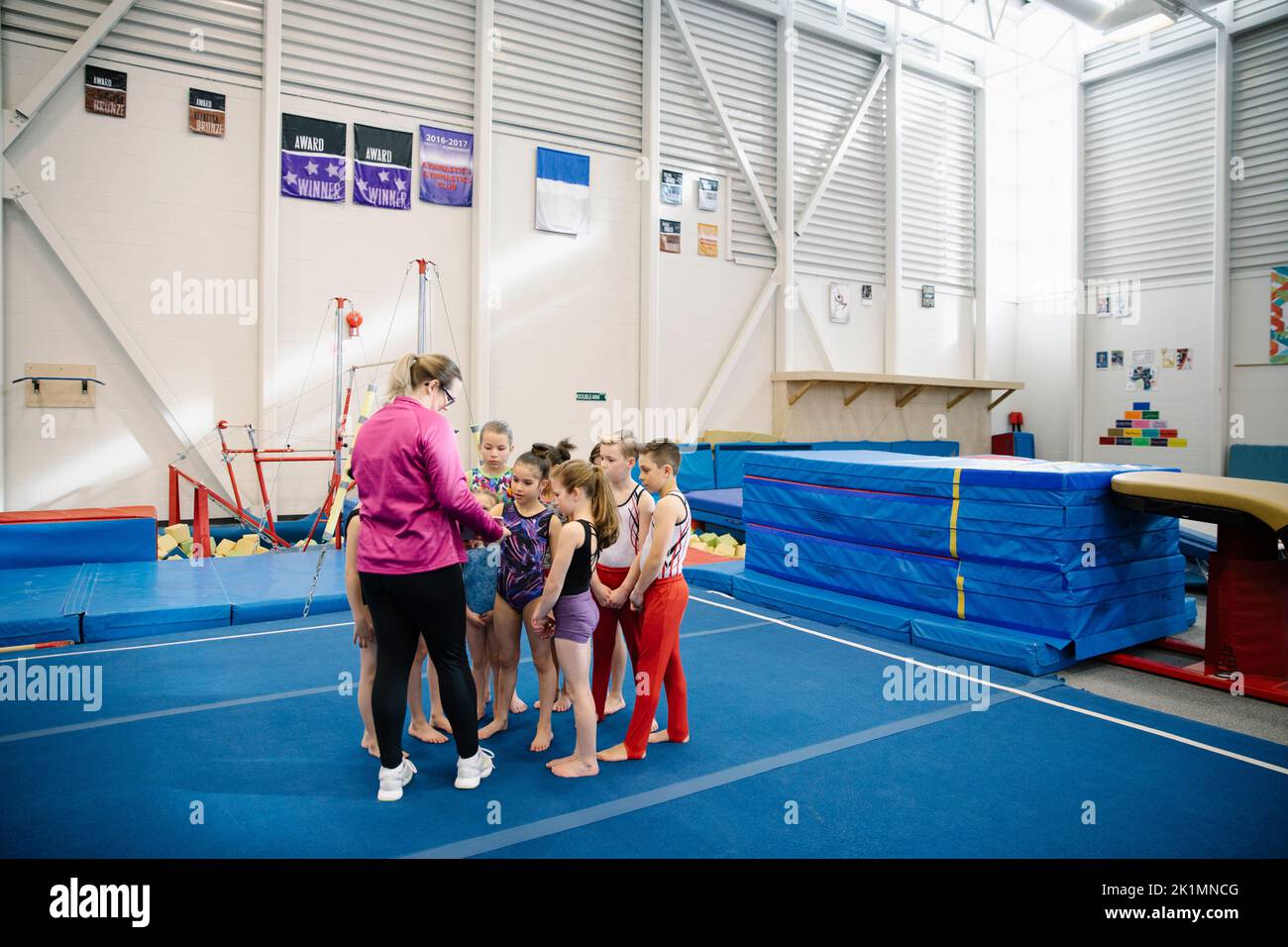 Adult showing children hi-res stock photography and images - Alamy