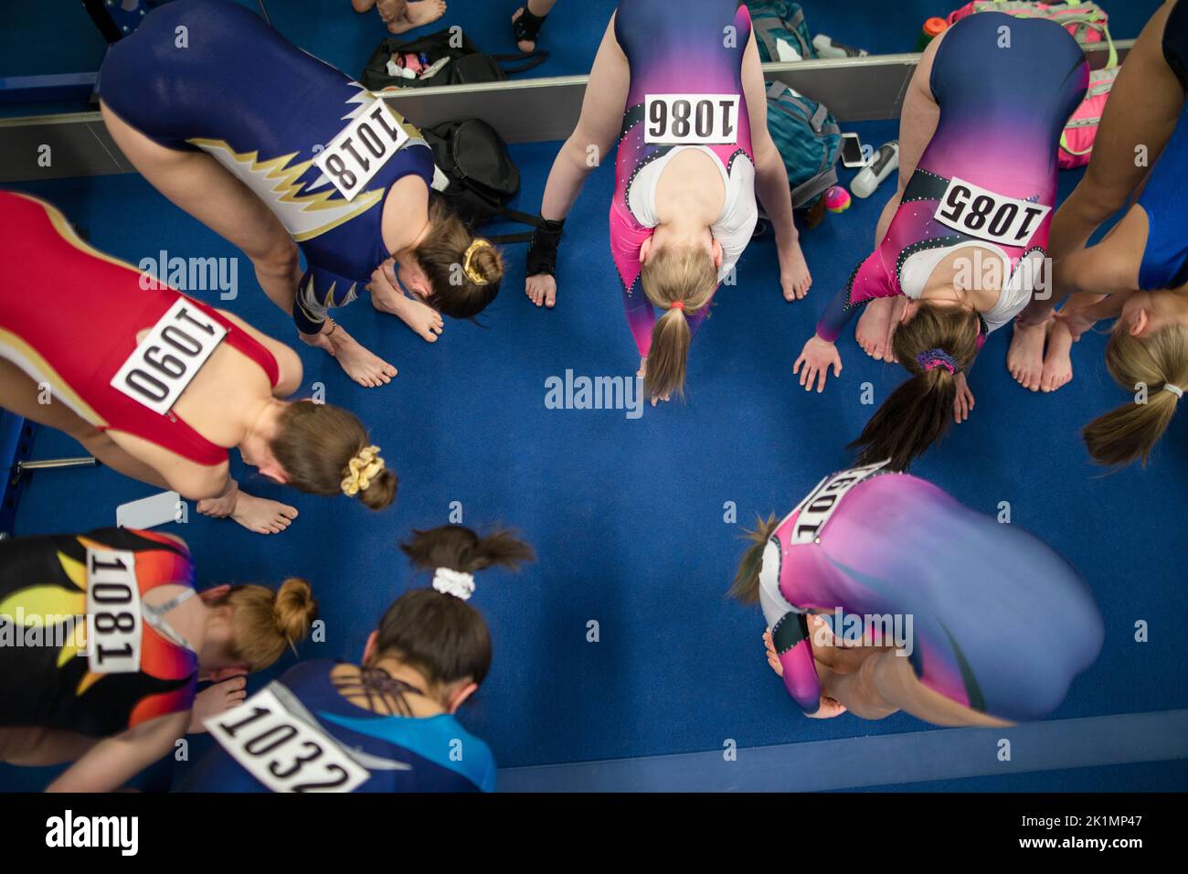 Gymnasts group hi-res stock photography and images - Alamy