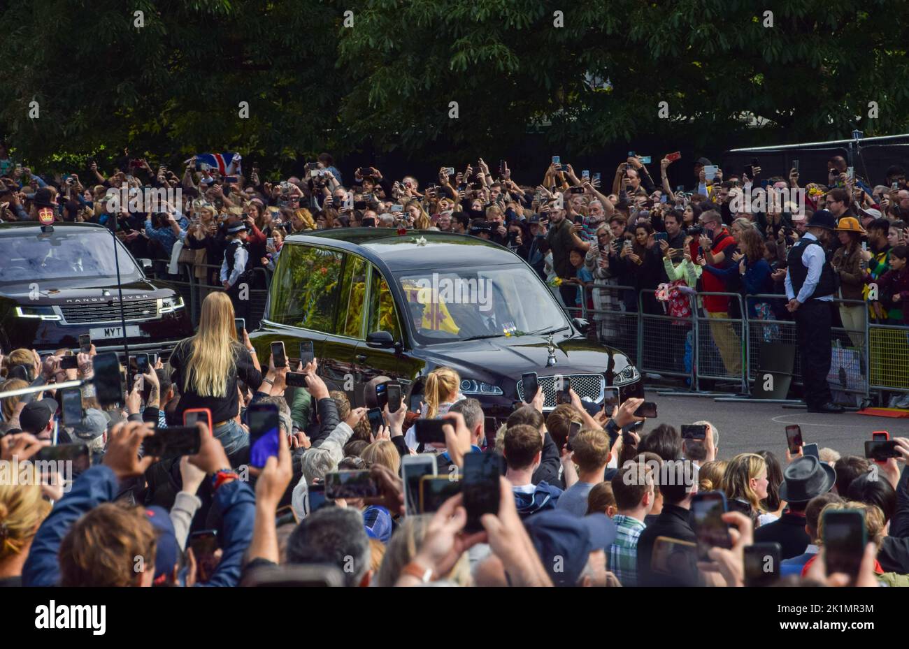 London, UK. 19th Sep, 2022. The Royal Hearse passes by Albert Memorial ...