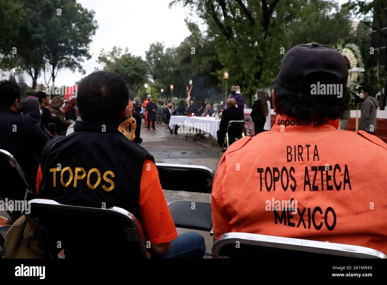 Mexico City, Mexico. 19th Sep, 2022. Rescuers known as "moles"" attend ...