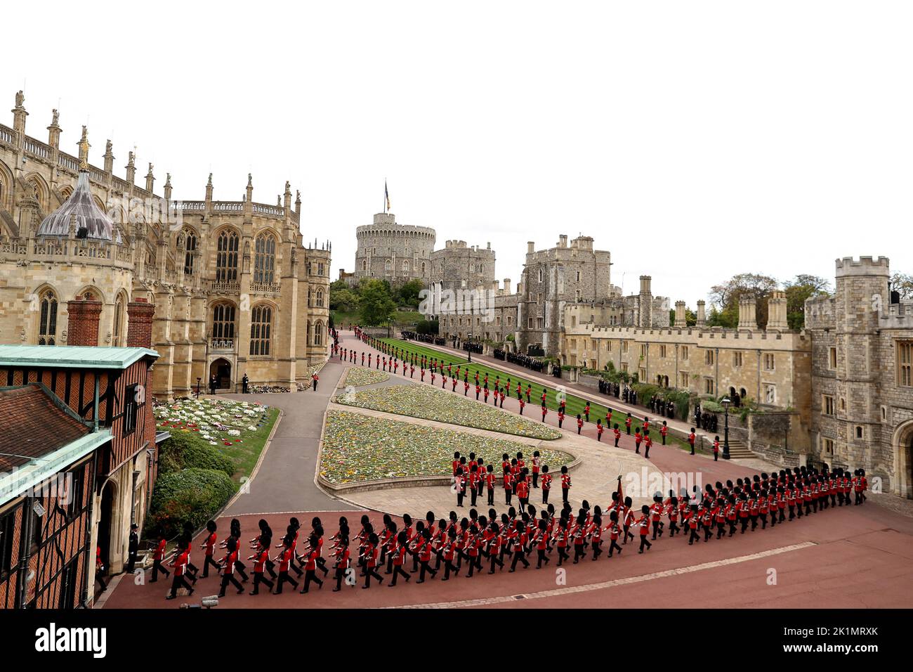 The queen guards balmoral castle hi-res stock photography and images ...