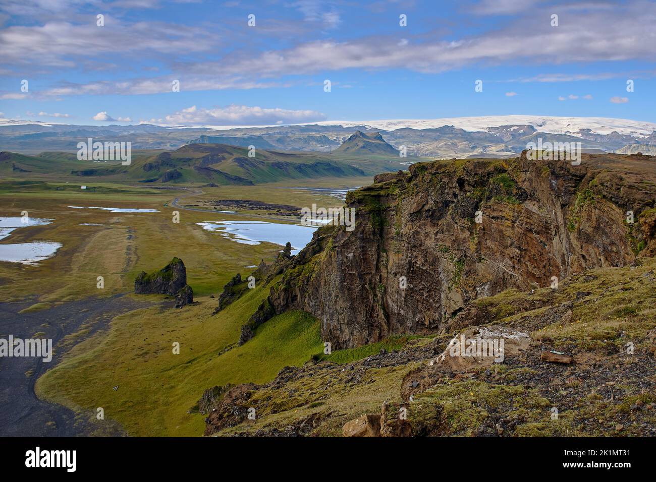 Rocky landscape at Reynisfjara black sand beach, Cape Dyrholaey ...