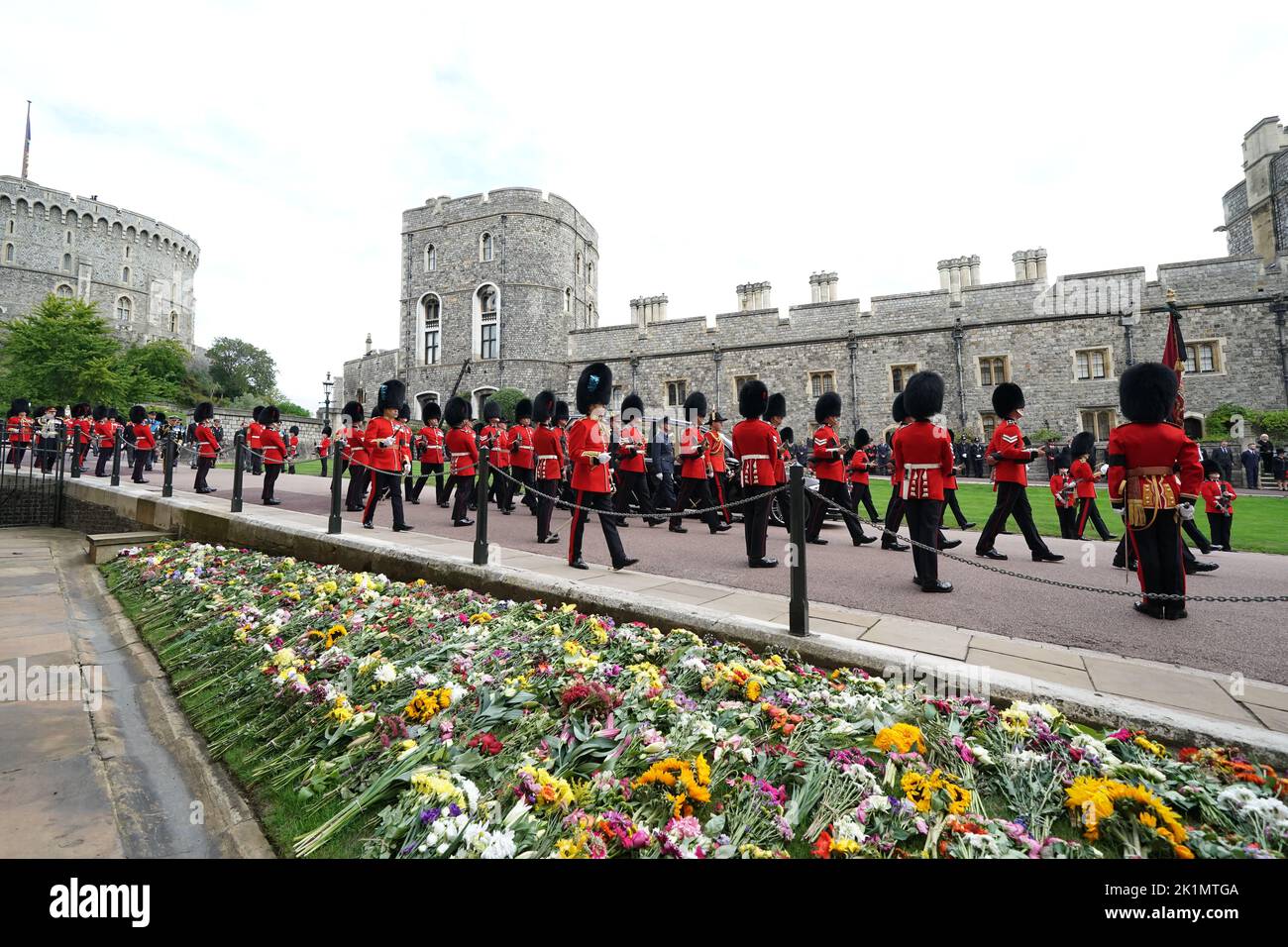 The State Hearse carrying the coffin of Queen Elizabeth II, draped in ...