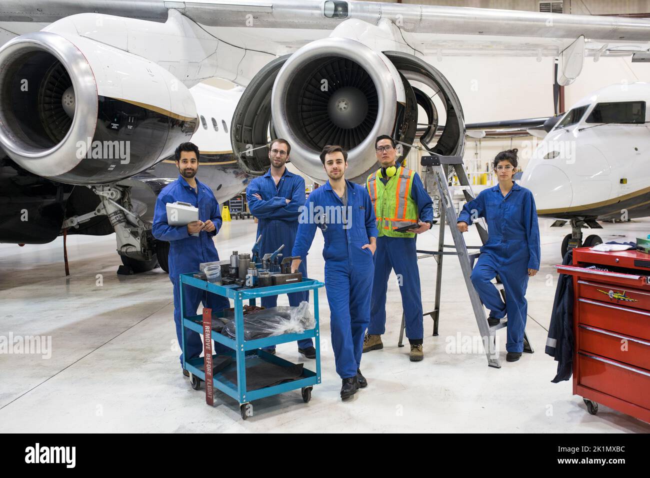 Hangar five hi-res stock photography and images - Alamy