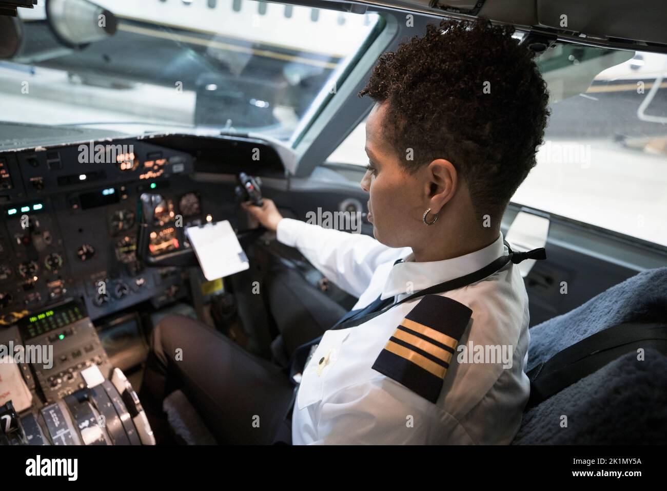 Airplane instruments hi-res stock photography and images - Alamy