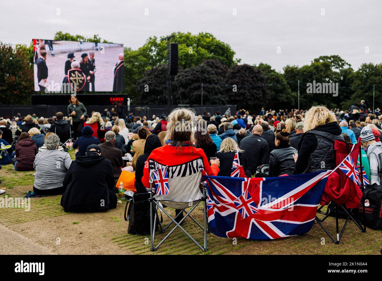 London, UK. 19th Sep, 2022. Huge crowds gathered in Hyde Park to watch ...