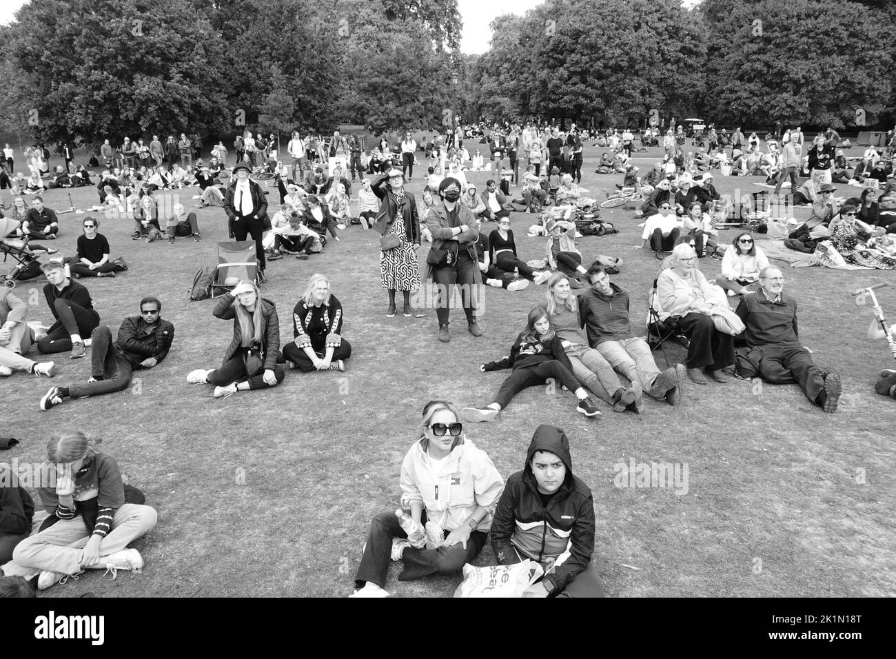 September 2022 london Black and White Stock Photos & Images - Alamy