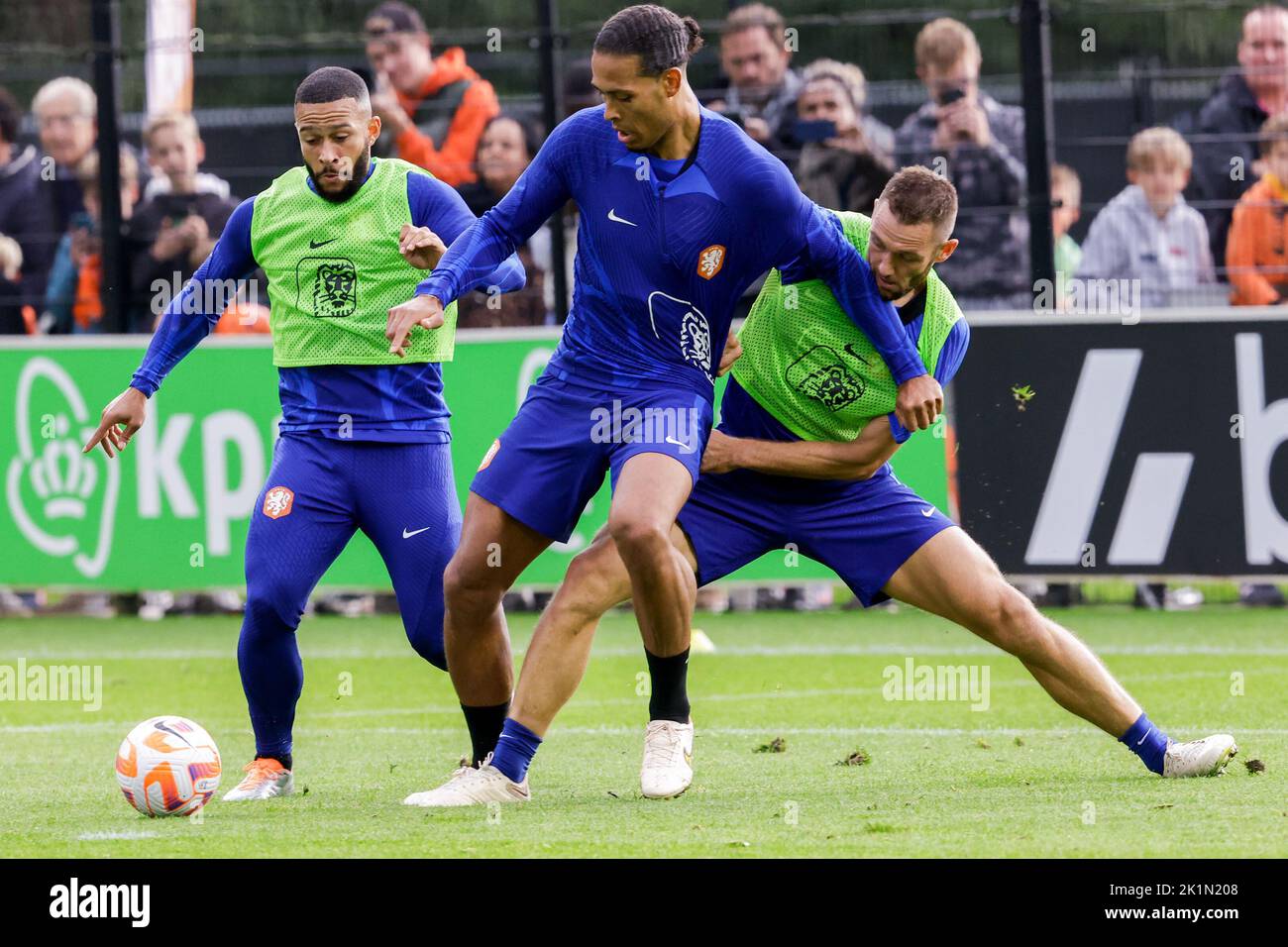 Virgil van dijk training 2022 hi-res stock photography and images - Alamy