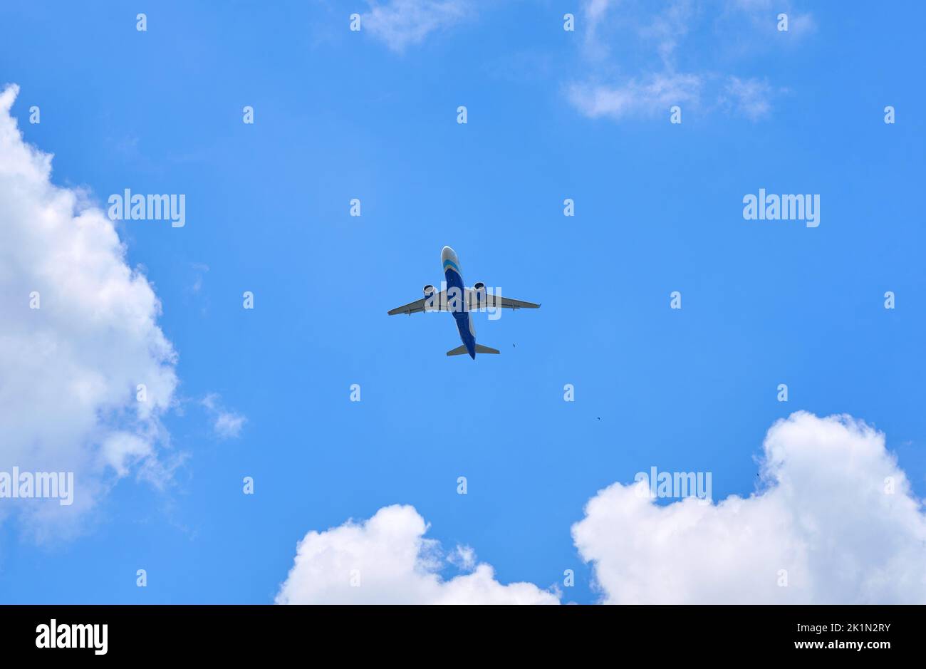 Bottom view passenger plane hi-res stock photography and images - Alamy