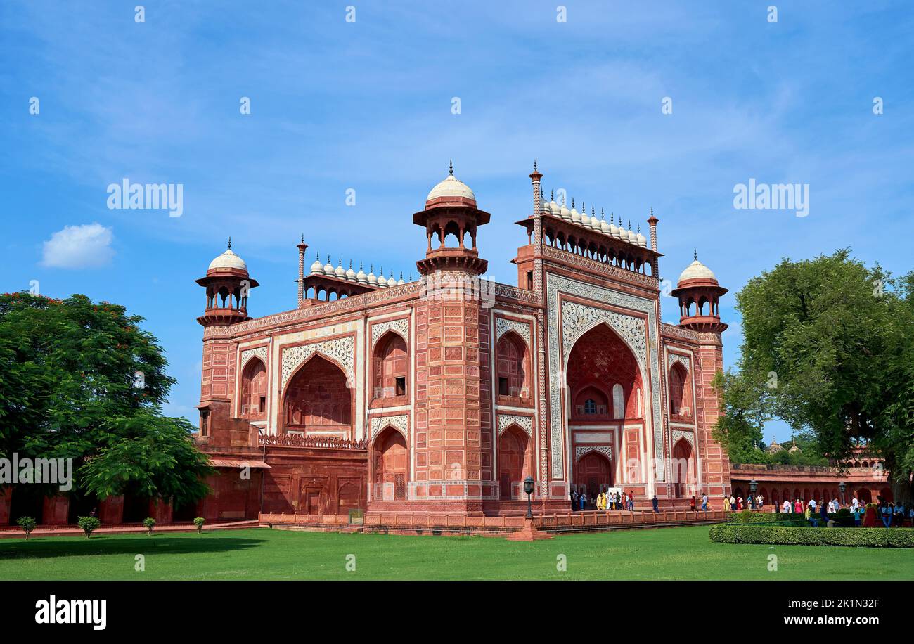 view of the red palace in india Stock Photo - Alamy