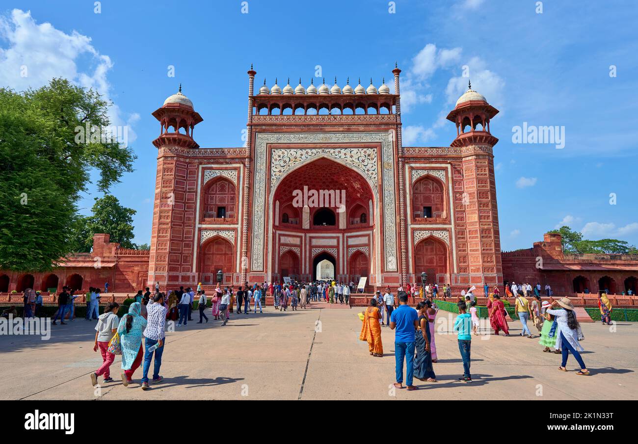 view of the red palace in india Stock Photo - Alamy