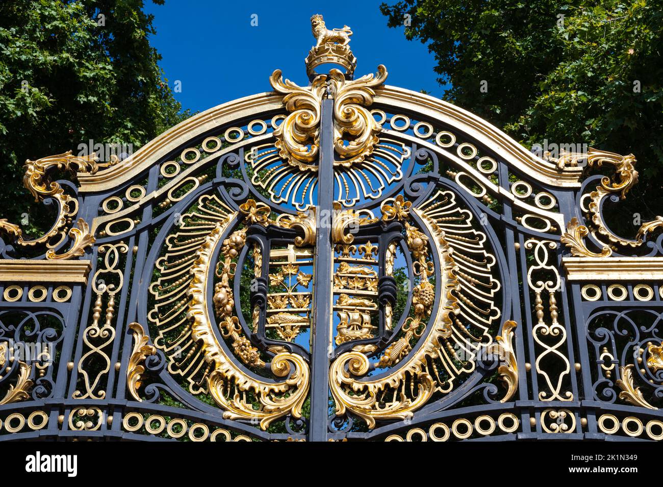 Canada Gate at Green Park, Bukingham Palace Stock Photo - Alamy