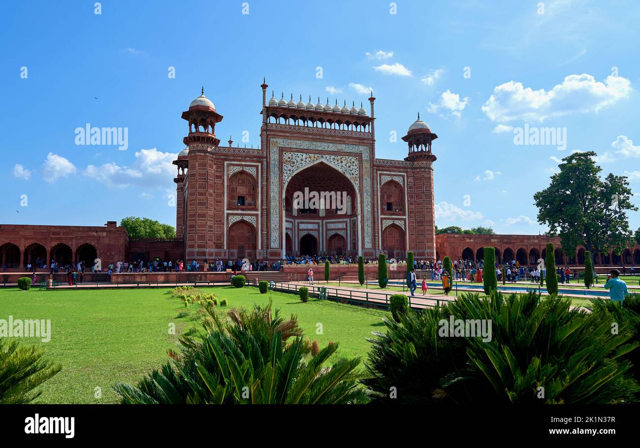 view of the red palace in india Stock Photo - Alamy
