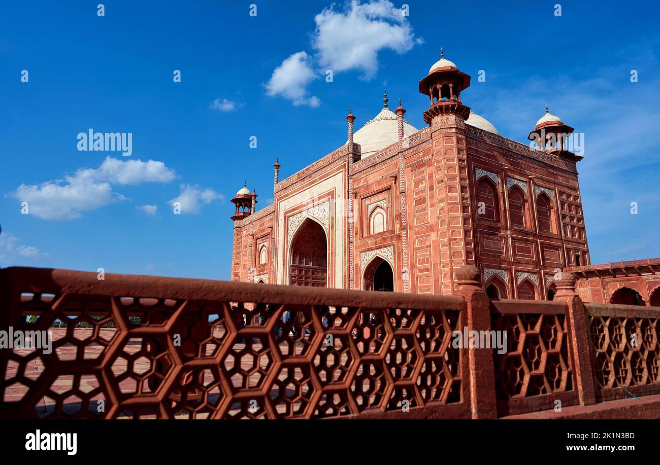 view of the red palace in india Stock Photo - Alamy