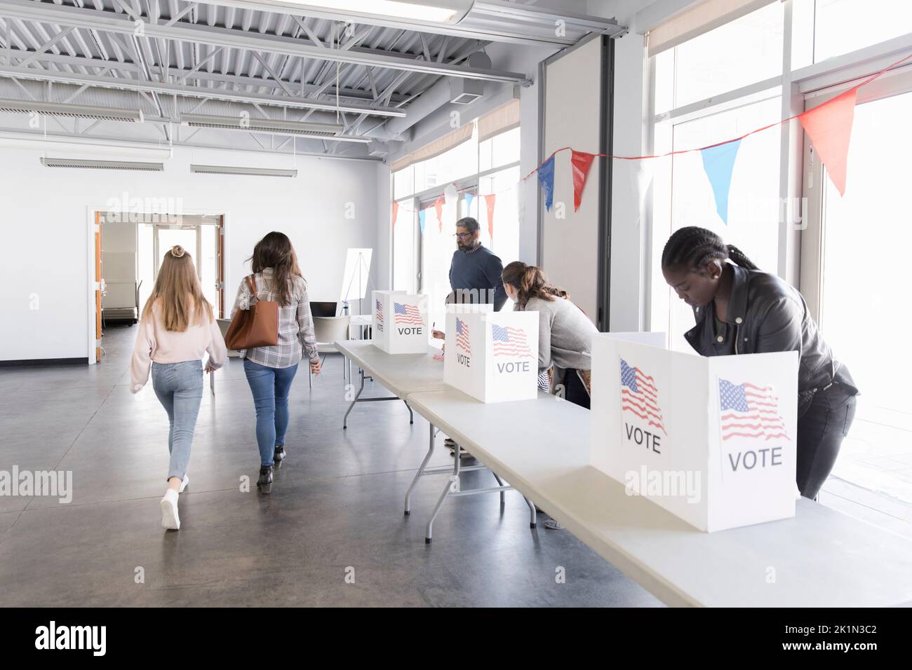 Hispanic voting booth hi-res stock photography and images - Alamy