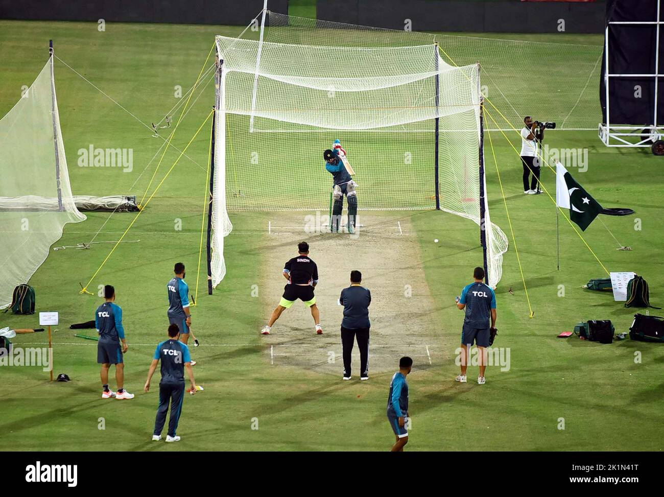 Pakistan Cricket Team Players are warming up and improve their ...