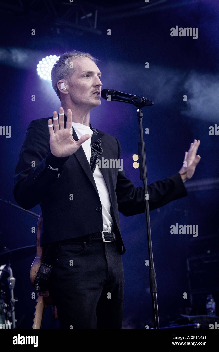 Dan Gillespie sells of The feeling Stock Photo - Alamy