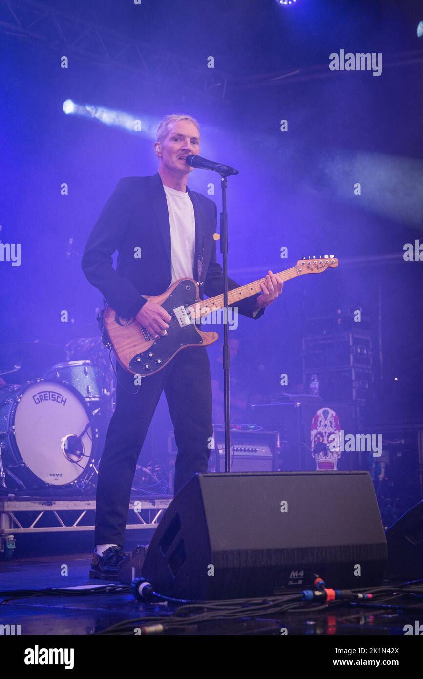 Dan Gillespie sells of The feeling Stock Photo - Alamy