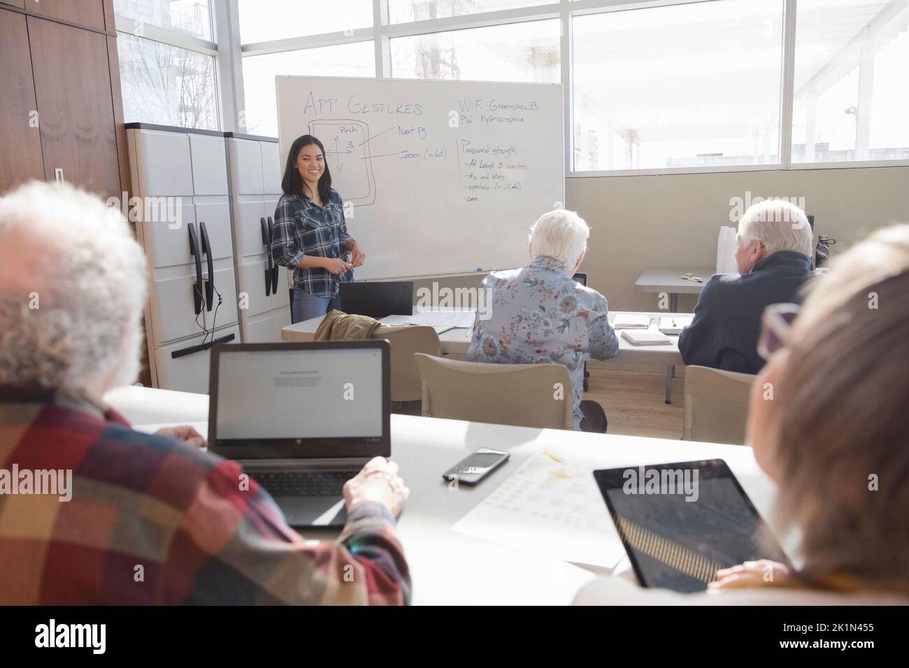 Students tablets multiethnic hi-res stock photography and images - Alamy